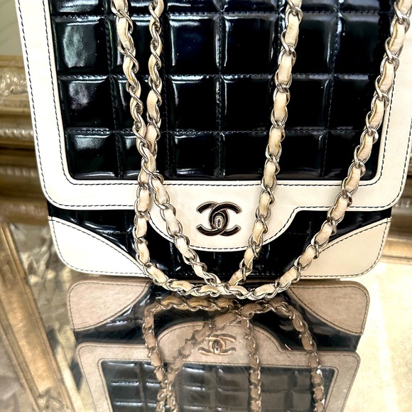CHANEL | Bags | Vintage Channel Purse | Poshmark